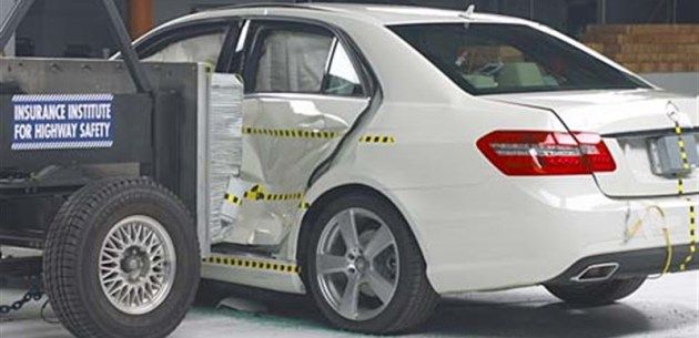 2014 MERCEDES E SERİSİNE İİHS GÜVENLİK TESTİNDEN TAM PUAN