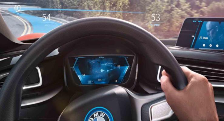 Çip Kıtlığı BMW'yi Çeşitli Modeller İçin Baş Üstü Ekranını Bırakmaya ...